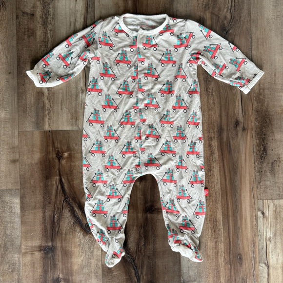 Magnetic Me | One Pieces | Magnetic Me 6m Footed Sleeper With Christmas ...